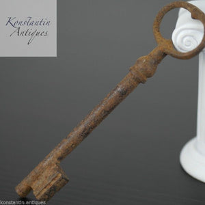 Antique rusty metal key Great British Empire – Konstantin Antiques
