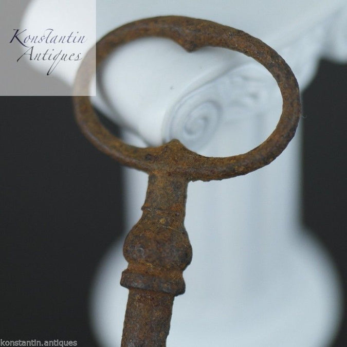 Antique rusty metal key Great British Empire – Konstantin Antiques